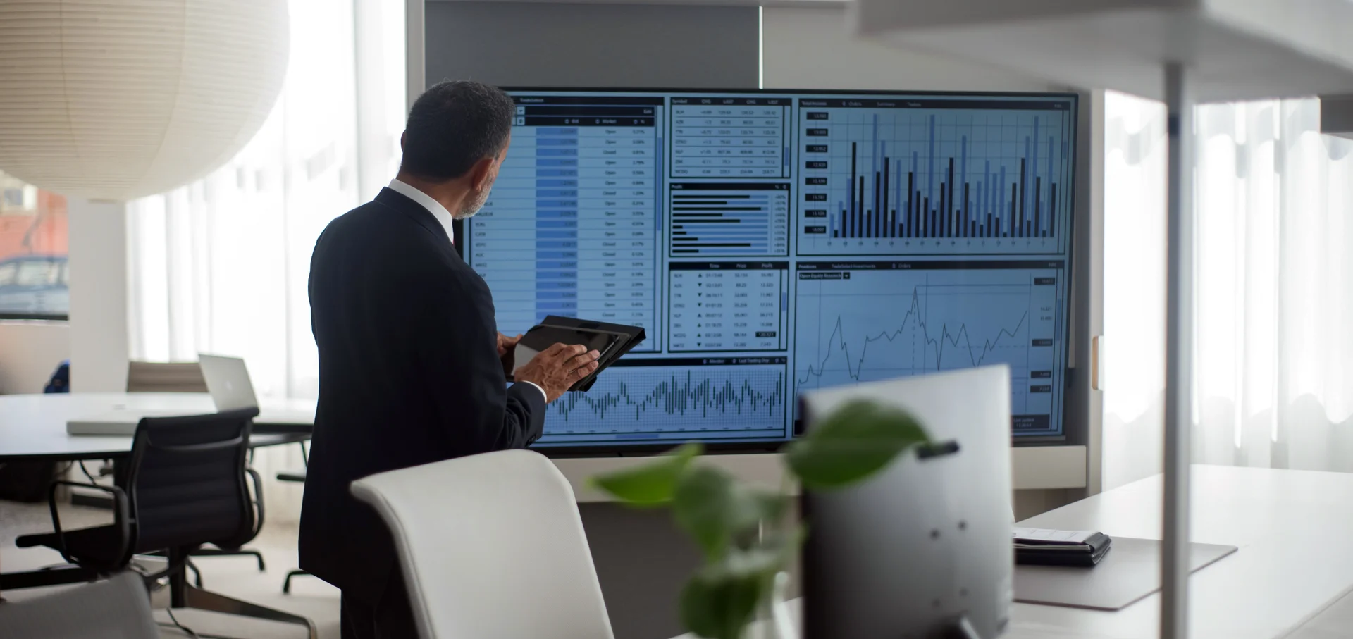 Blockchain in Fintech: Use Cases, Challenges, and Solutions