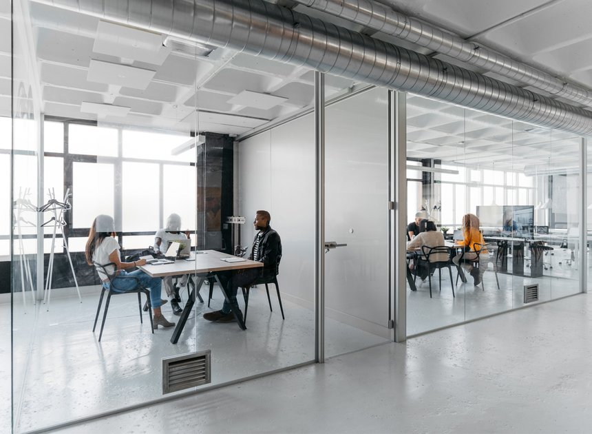 In-House Software Development vs Outsourcing: A Full Guide